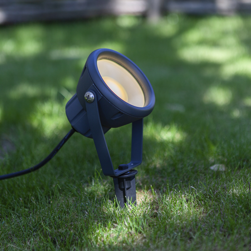 Spot à piquer noir pour jardin
